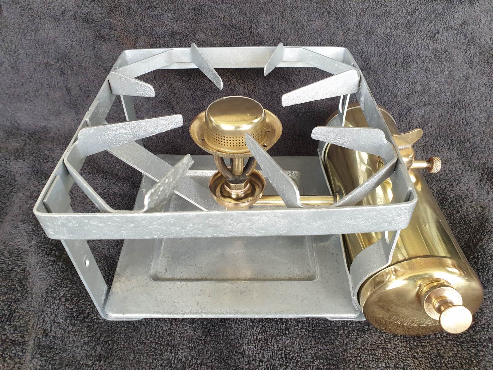 Companion 53 (1940s to 1950s) | Classic Camp Stoves