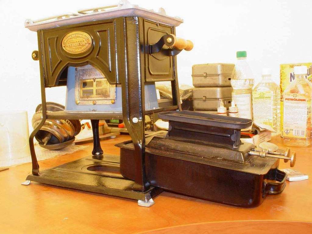 Hungarian Petrofor wick stove from ~1935-1940 | Classic Camp Stoves