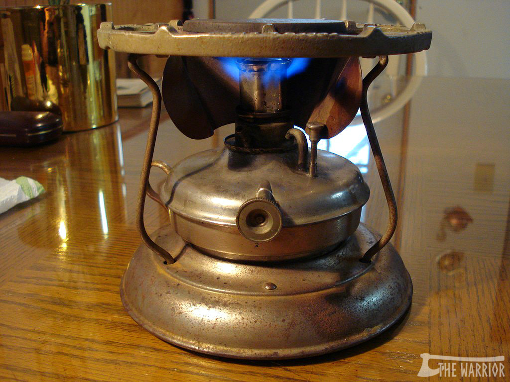 Landers, Frary & Clark Universal No. 0 Alcohol Stove | Classic Camp Stoves