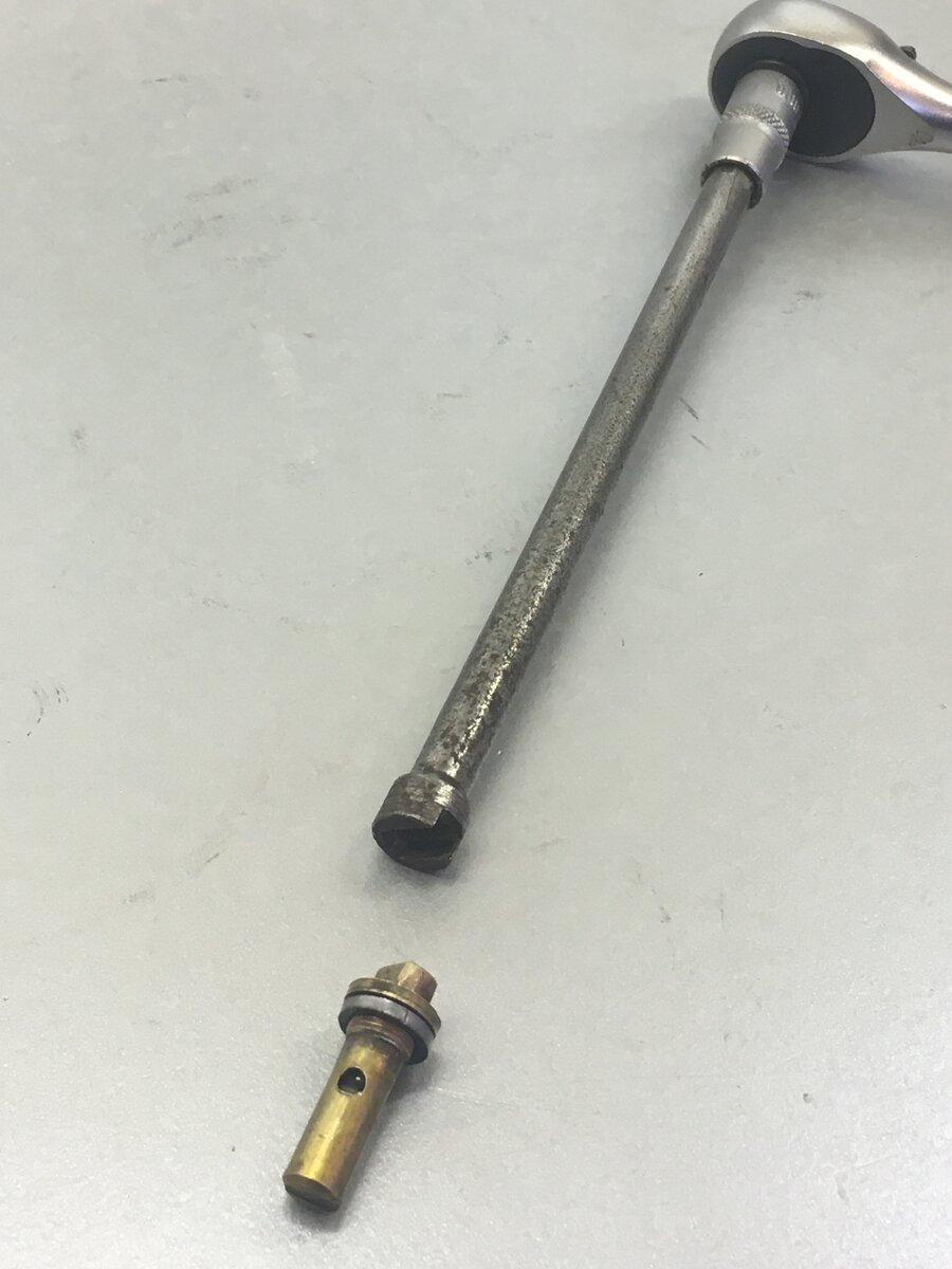 British (probably, possibly Monitor) paraffin stove | Classic Camp Stoves