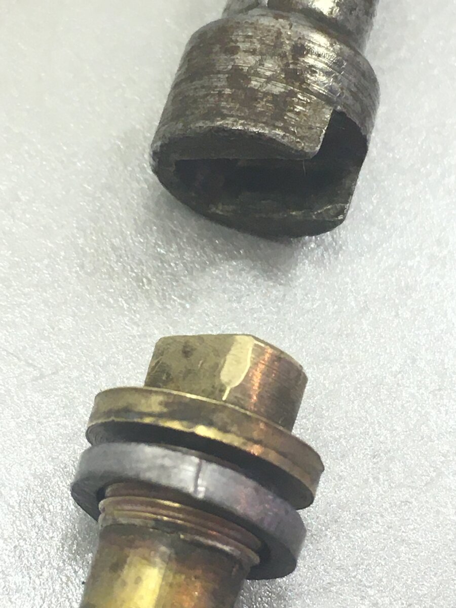 British (probably, possibly Monitor) paraffin stove | Classic Camp Stoves