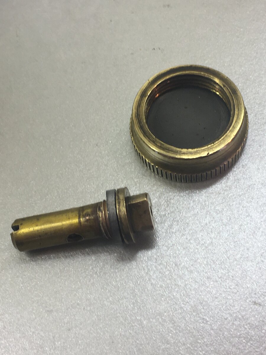 British (probably, possibly Monitor) paraffin stove | Classic Camp Stoves