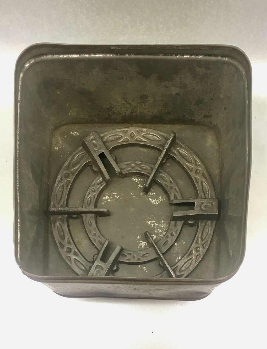 British (probably, possibly Monitor) paraffin stove | Classic Camp Stoves