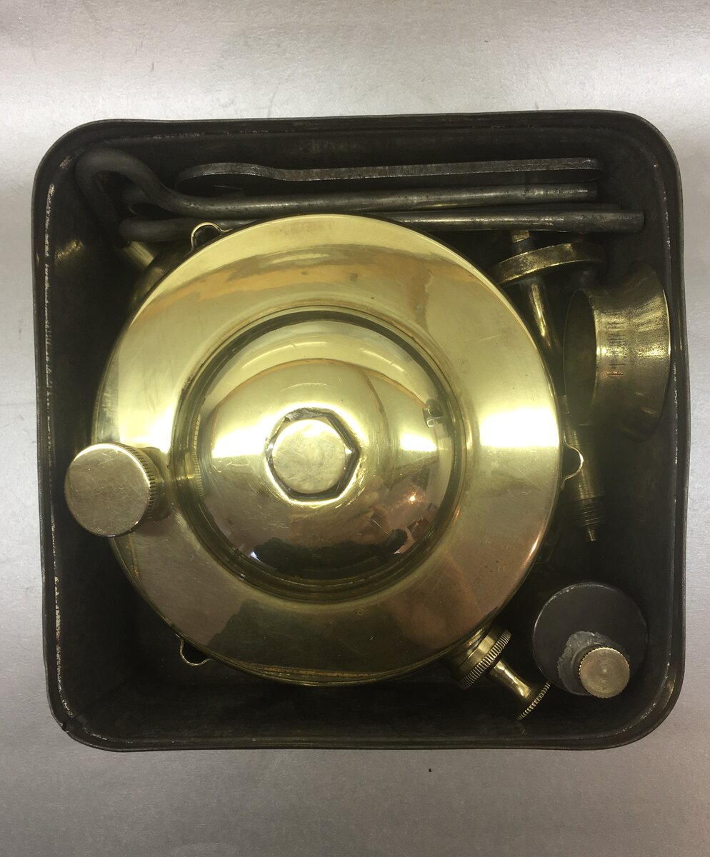 British (probably, possibly Monitor) paraffin stove | Classic Camp Stoves