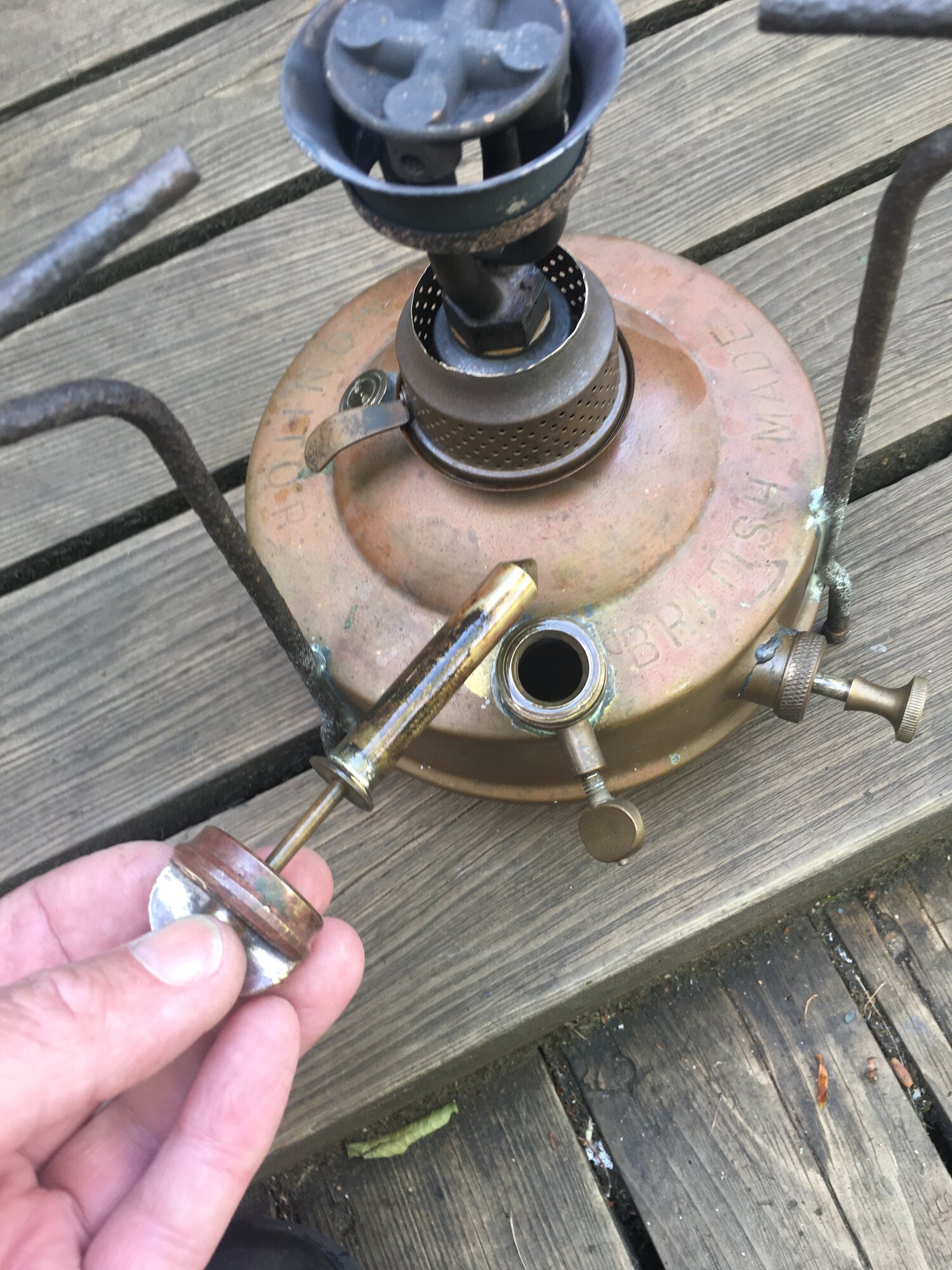 Monitor Regal and paraffin priming | Classic Camp Stoves