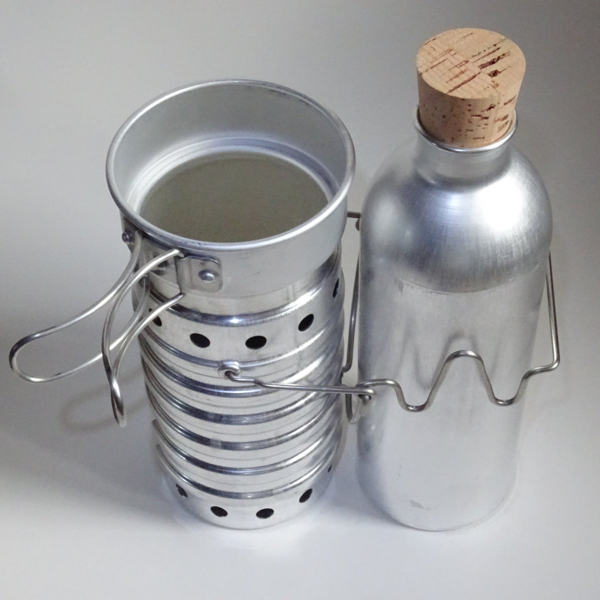 Borde flask cooker (Swiss Army) | Classic Camp Stoves