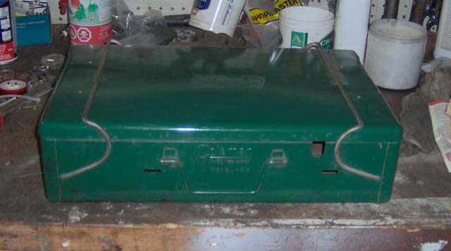 Coleman 4M Canadian suitcase | Classic Camp Stoves
