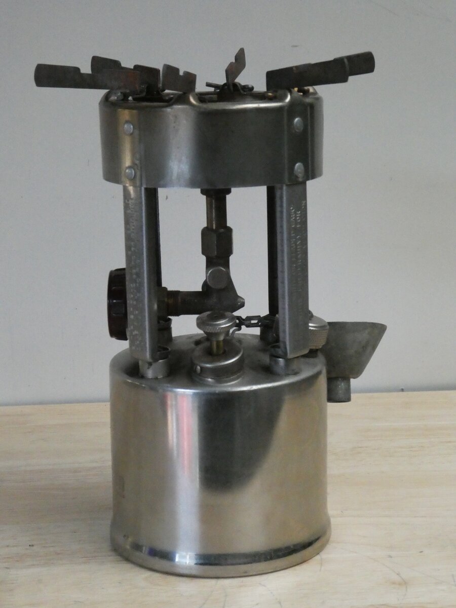 Coleman No. 530 (USA; 1946) | Classic Camp Stoves