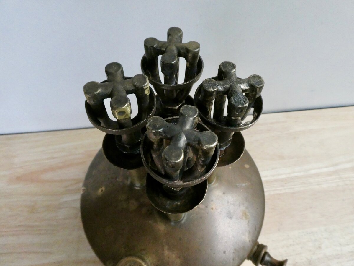 BA Hjorth & Co 4-burner Rocket Stove (1896 - 1898) | Classic Camp Stoves